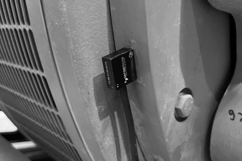 Sensemore Wired Pro Vibration Sensor - Tri-Axial Accelerometer